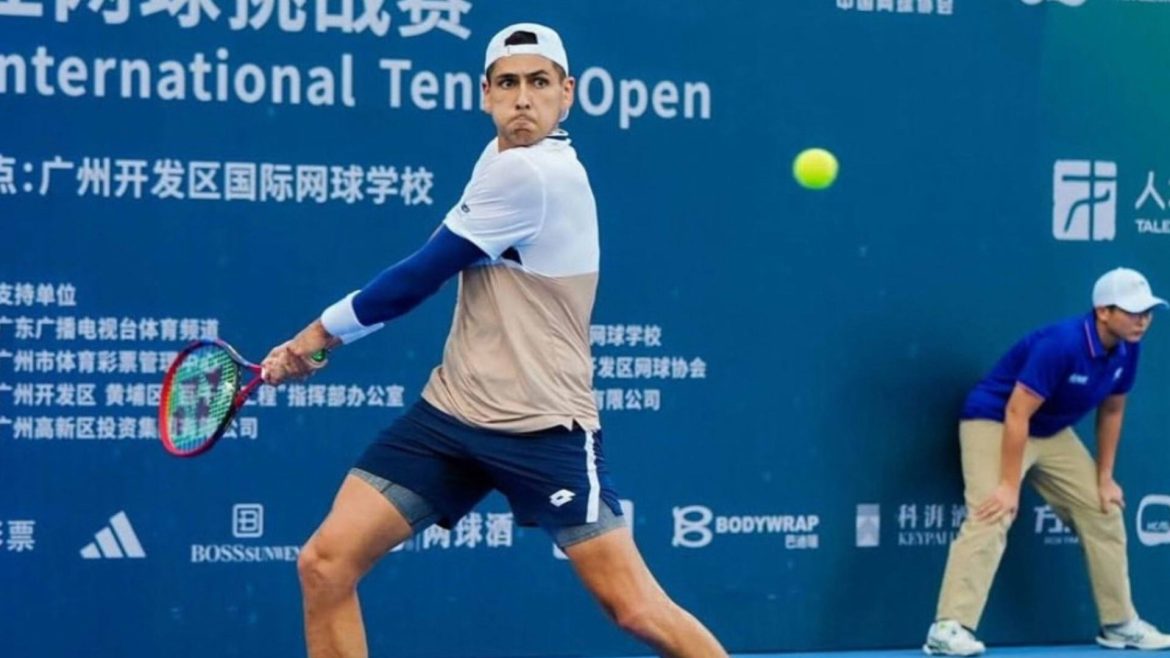 Épica victoria de Alejandro Tabilo en 2025: clasifica al cuadro principal del ATP de Chengdú ...